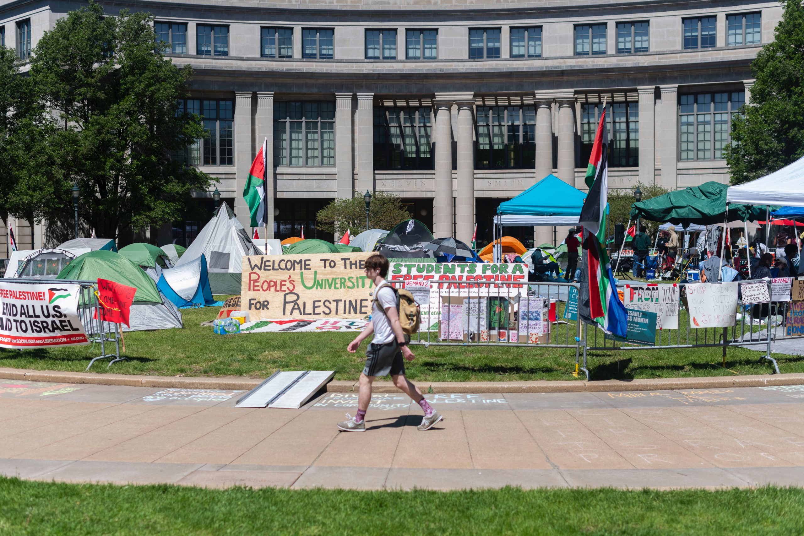 Pro-Palestinian students want to hear from Case Western president