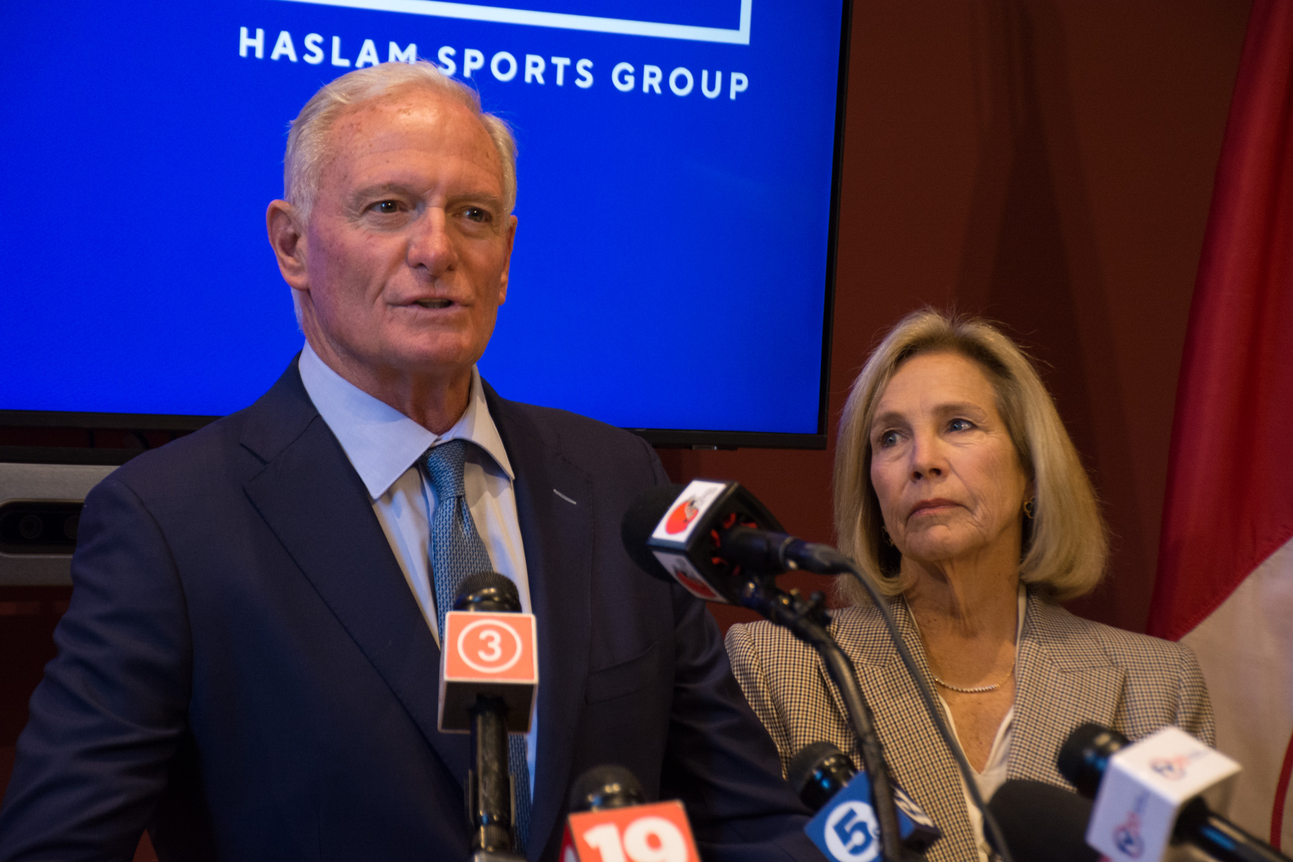 Browns to pay Cleveland $100 million as part of Brook Park move